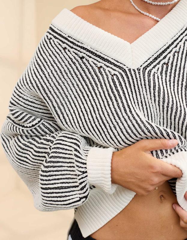 Aerie Beyond Chenille V-Neck Sweater | American Eagle UK | Men's ...