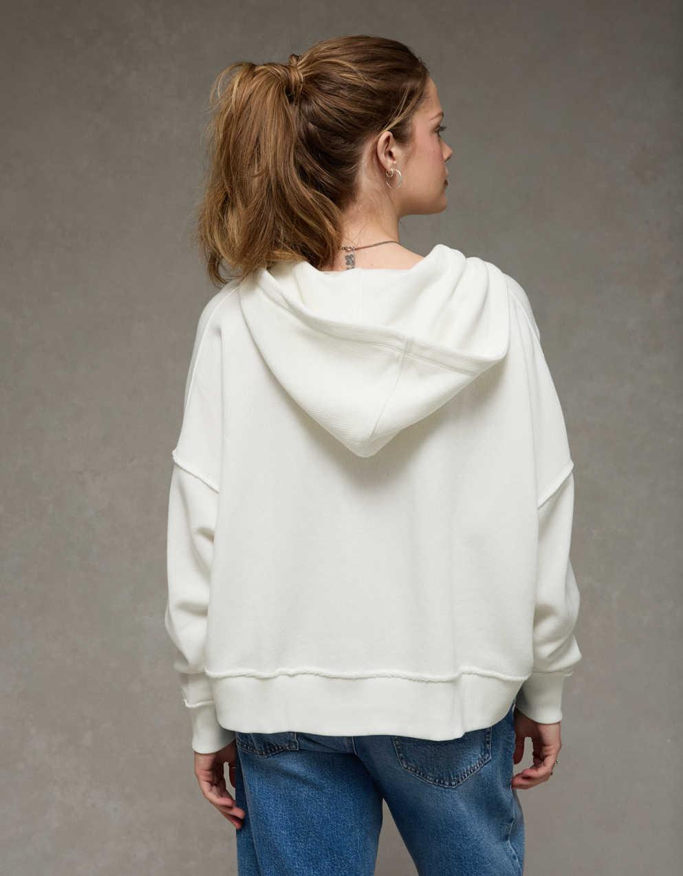 AE Big Hug Lace-Up Hoodie | American Eagle Europe | Men's & Women's ...