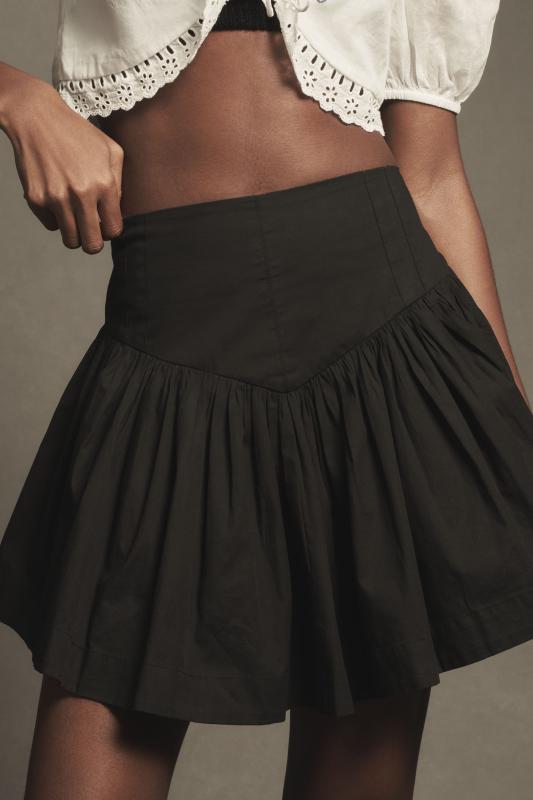 메이브 바스크 웨이스트 플러티 미니 스커트 앤트로폴로지 한국 공식 스토어 유니크한 여성 패션 및 라이프스타일 편집샵 200개이상의 프리미엄 브랜드 여성 의류