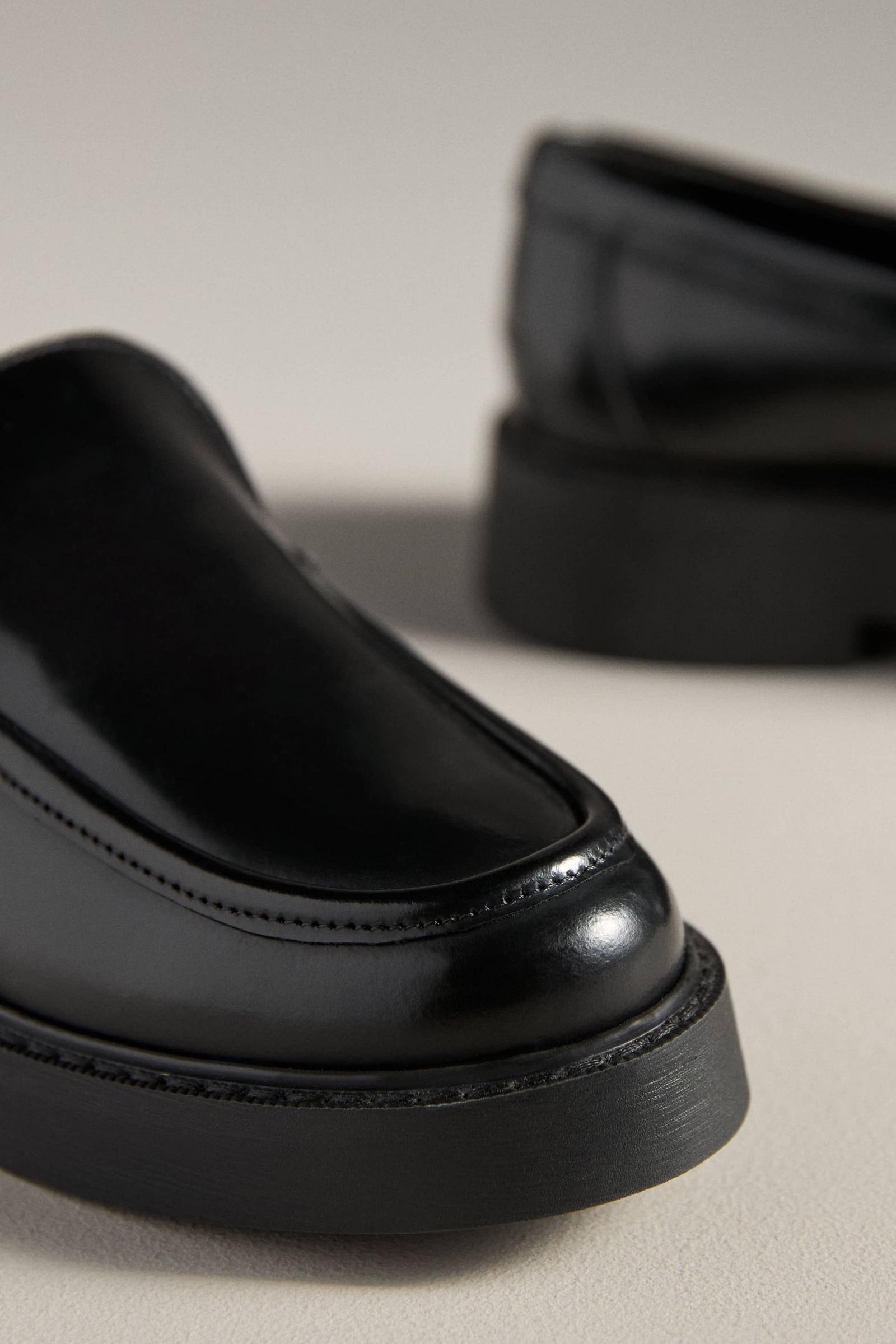 메이브 클래식 로퍼 앤트로폴로지 한국 공식 스토어 유니크한 여성 패션 및 라이프스타일 편집샵 200개이상의 프리미엄 브랜드 여성 의류 액세서리 홈 인테리어