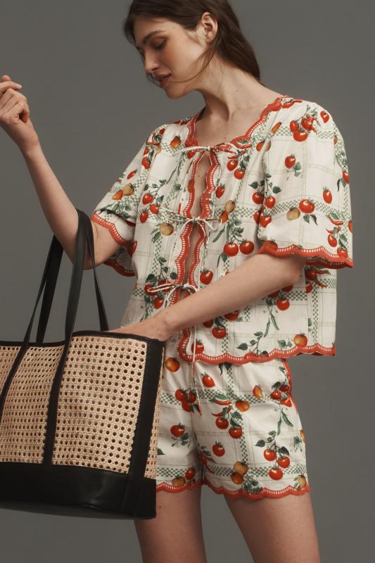 메이브 반팔 타이 프런트 블라우스 앤트로폴로지 한국 공식 스토어 유니크한 여성 패션 및 라이프스타일 편집샵 200개이상의 프리미엄 브랜드 여성 의류 액세서리 홈