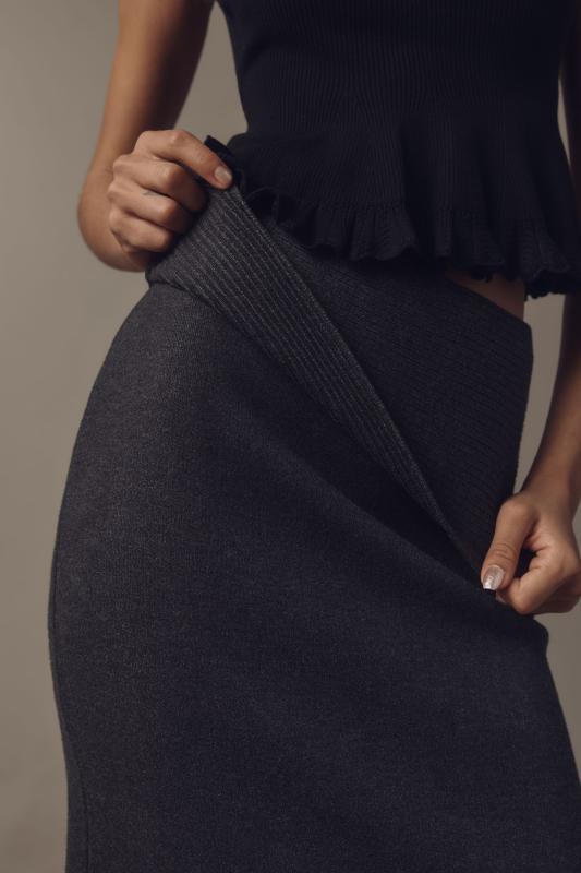 메이브 컬럼 스웨터 맥시 스커트 앤트로폴로지 한국 공식 스토어 유니크한 여성 패션 및 라이프스타일 편집샵 200개이상의 프리미엄 브랜드 여성 의류 액세서리 홈