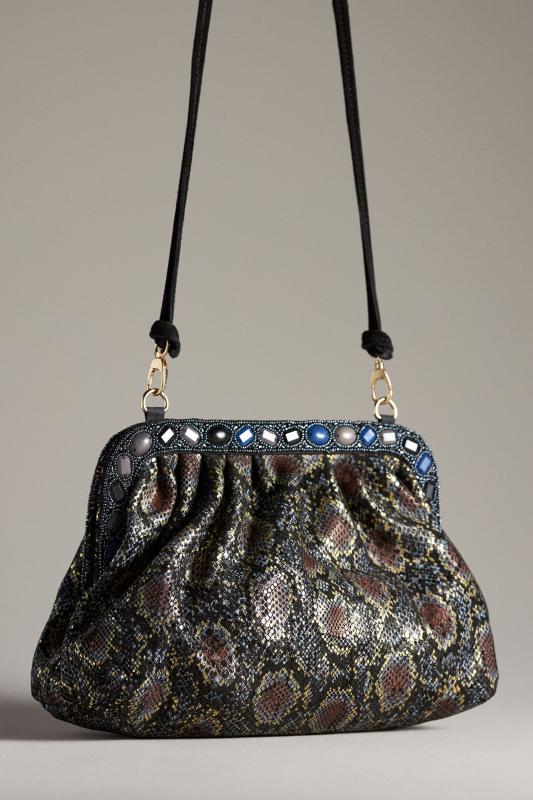 Llani 스네이크 프레임 클러치 앤트로폴로지 한국 공식 스토어 유니크한 여성 패션 및 라이프스타일 편집샵 200개이상의 프리미엄 브랜드 여성 의류 액세서리 홈