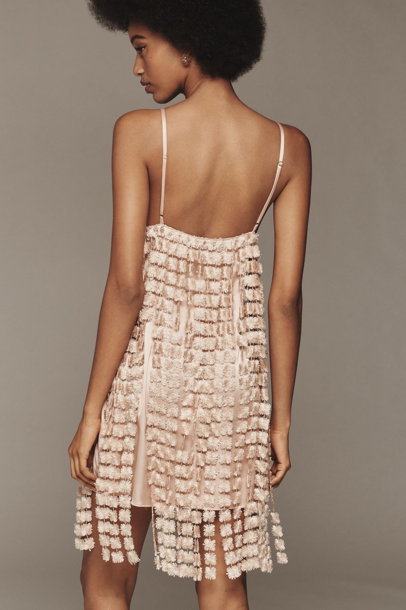 세일러 프린지 미니 슬립 드레스 앤트로폴로지 한국 공식 스토어 유니크한 여성 패션 및 라이프스타일 편집샵 200개이상의 프리미엄 브랜드 여성 의류 액세서리 홈