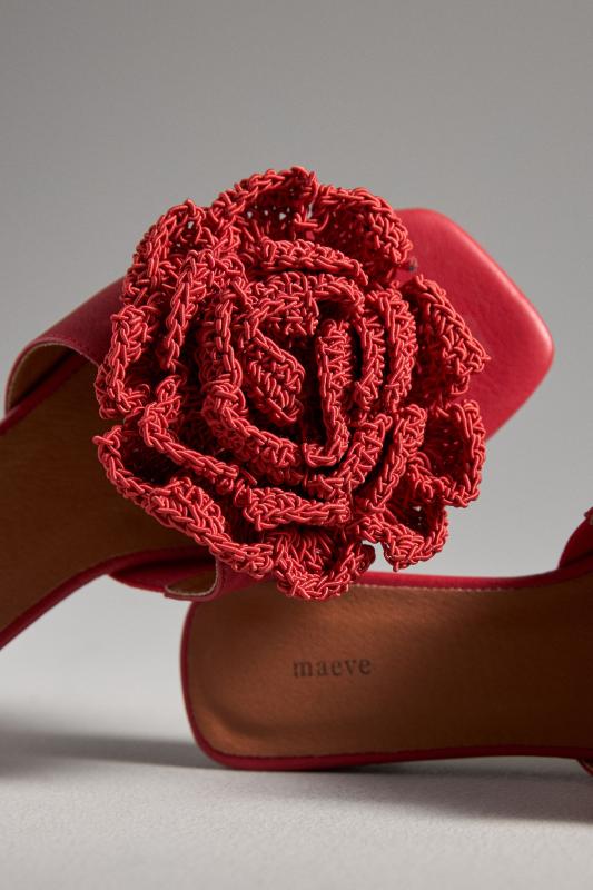 메이브 크로셰 플라워 슬라이드 샌들 앤트로폴로지 한국 공식 스토어 유니크한 여성 패션 및 라이프스타일 편집샵 200개이상의 프리미엄 브랜드 여성 의류 액세서리