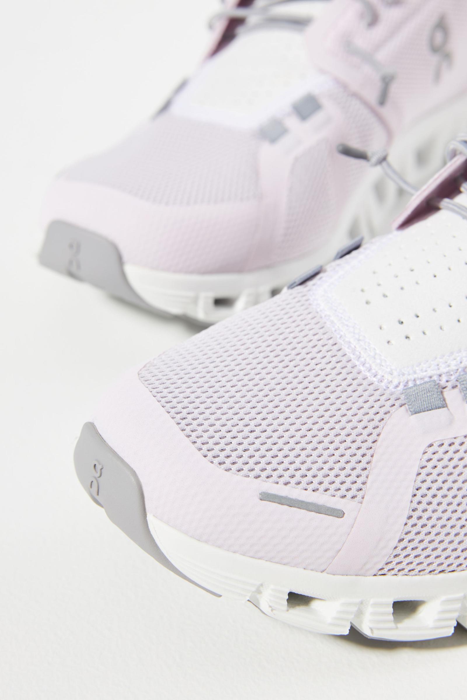 온클라우드 5 스니커즈 앤트로폴로지 한국 공식 스토어 유니크한 여성 패션 및 라이프스타일 편집샵 200개이상의 프리미엄 브랜드 여성 의류 액세서리 홈 인테리어