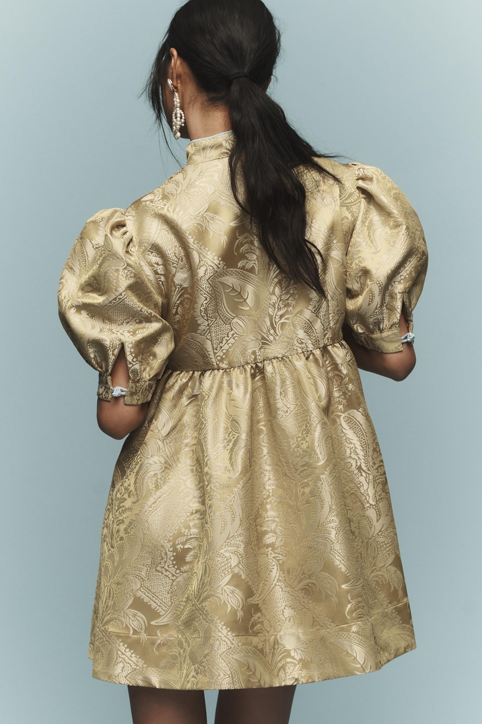 메이브 퍼프슬리브 베이비돌 미니드레스 앤트로폴로지 한국 공식 스토어 유니크한 여성 패션 및 라이프스타일 편집샵 200개이상의 프리미엄 브랜드 여성 의류 액세서리