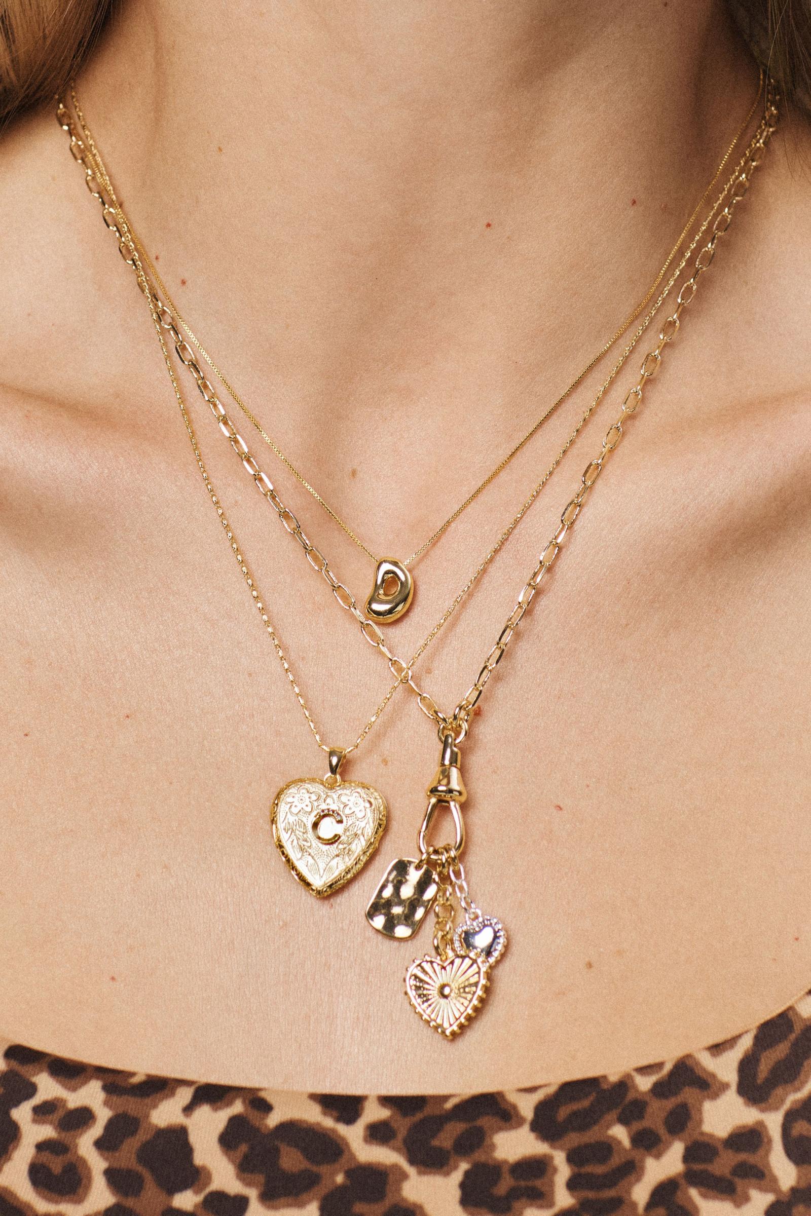 매력적인 클러스터 펜던트 목걸이 앤트로폴로지 한국 공식 스토어 유니크한 여성 패션 및 라이프스타일 편집샵 200개이상의 프리미엄 브랜드 여성 의류 액세서리 홈