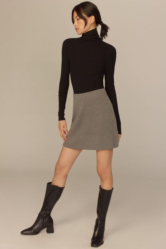 Paper Label 신시아 터틀넥 스웨터 앤트로폴로지 한국 공식 스토어 유니크한 여성 패션 및 라이프스타일 편집샵 200개이상의 프리미엄 브랜드 여성 의류