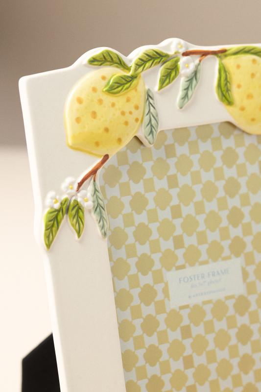 포스터 스톤웨어 사진 프레임 앤트로폴로지 한국 공식 스토어 유니크한 여성 패션 및 라이프스타일 편집샵 200개이상의 프리미엄 브랜드 여성 의류 액세서리 홈