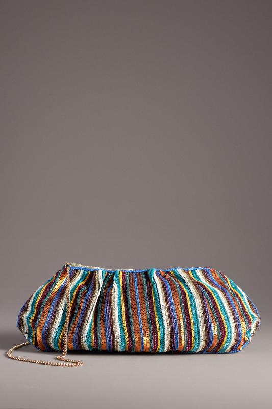 비즈 폴드오버 클러치 앤트로폴로지 한국 공식 스토어 유니크한 여성 패션 및 라이프스타일 편집샵 200개이상의 프리미엄 브랜드 여성 의류 액세서리 홈 인테리어