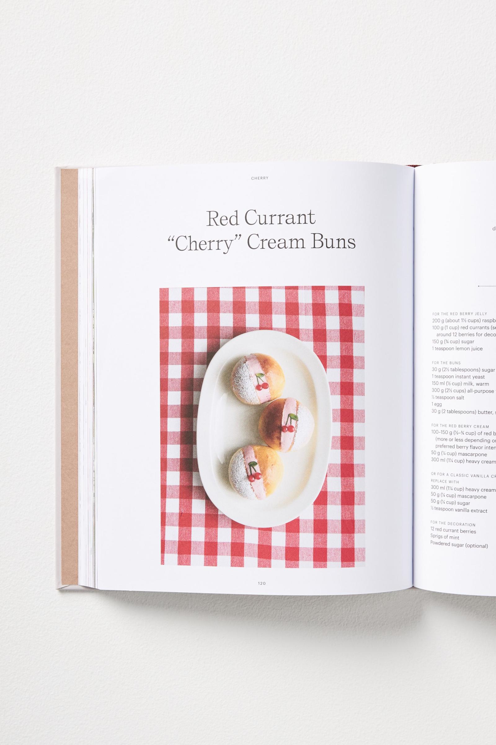 셀린느의 라 테이블 앤트로폴로지 한국 공식 스토어 유니크한 여성 패션 및 라이프스타일 편집샵 200개이상의 프리미엄 브랜드 여성 의류 액세서리 홈 인테리어