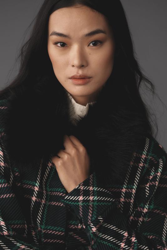 메이브 플레드 크롭 퍼 칼라 코트 앤트로폴로지 한국 공식 스토어 유니크한 여성 패션 및 라이프스타일 편집샵 200개이상의 프리미엄 브랜드 여성 의류 액세서리 홈