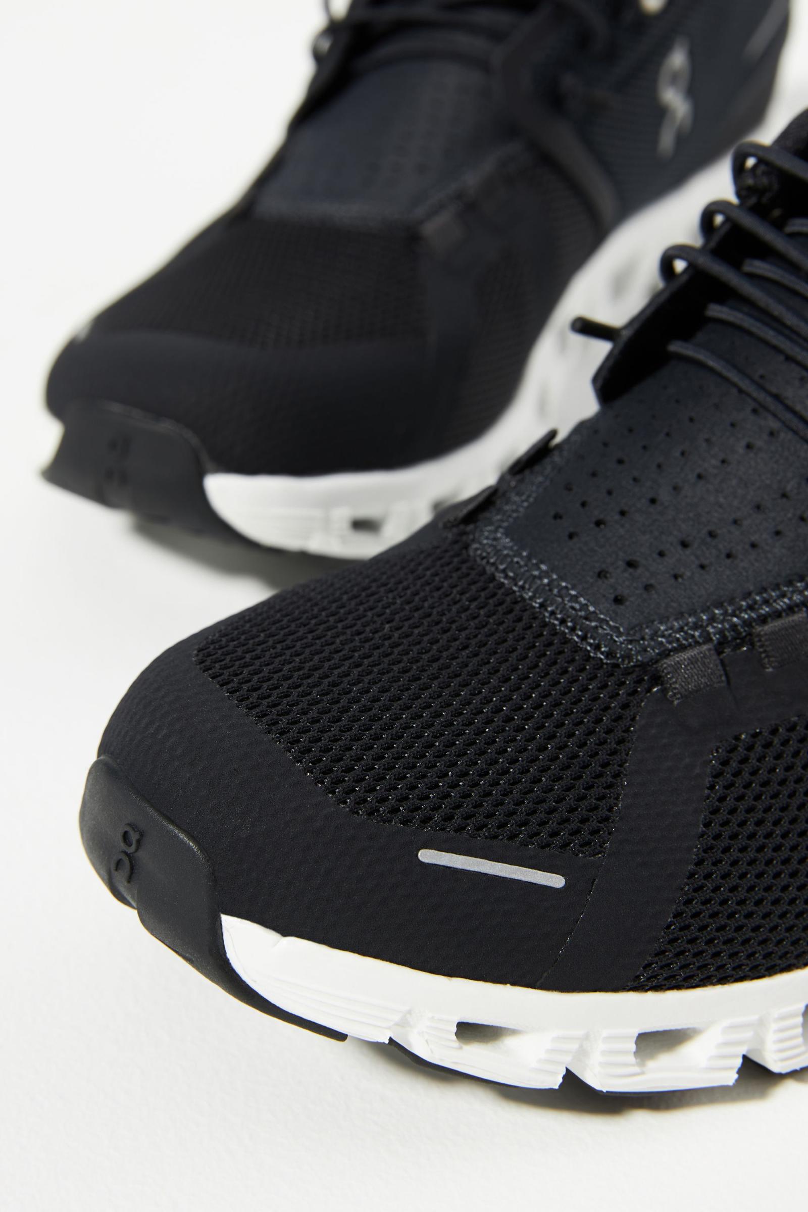 온클라우드 5 스니커즈 앤트로폴로지 한국 공식 스토어 유니크한 여성 패션 및 라이프스타일 편집샵 200개이상의 프리미엄 브랜드 여성 의류 액세서리 홈 인테리어