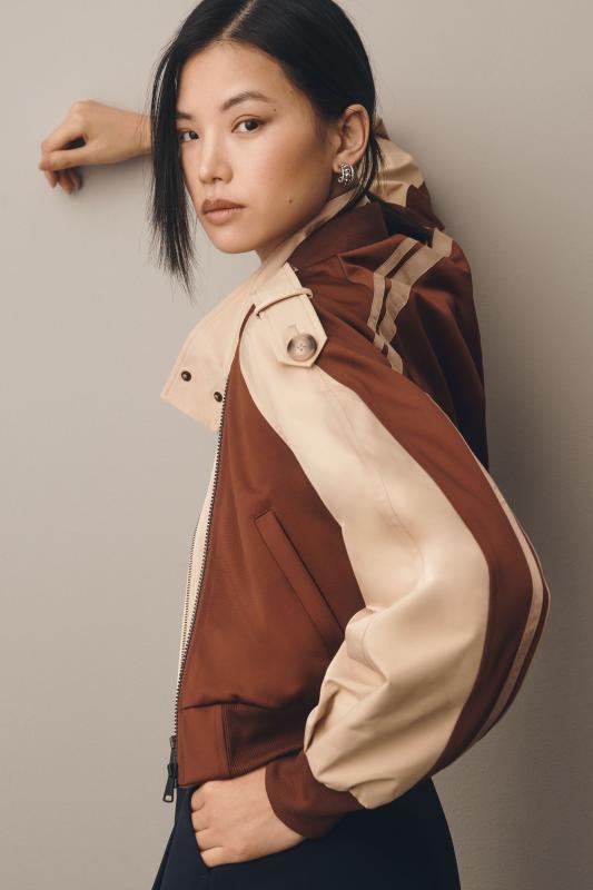 필크로 스포츠 믹스 보머 재킷 앤트로폴로지 한국 공식 스토어 유니크한 여성 패션 및 라이프스타일 편집샵 200개이상의 프리미엄 브랜드 여성 의류 액세서리 홈