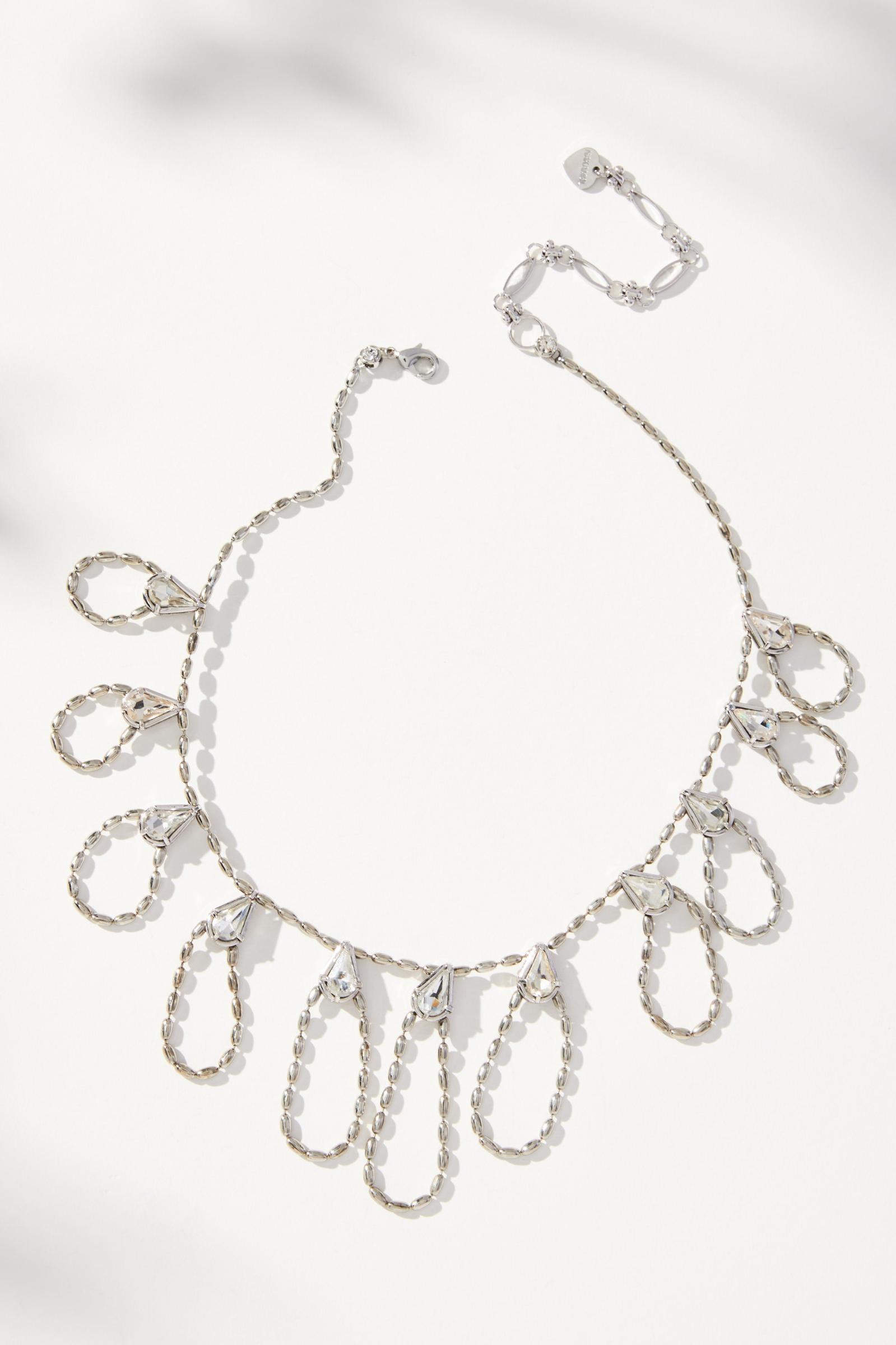 크리스탈 가리비 목걸이 앤트로폴로지 한국 공식 스토어 유니크한 여성 패션 및 라이프스타일 편집샵 200개이상의 프리미엄 브랜드 여성 의류 액세서리 홈 인테리어