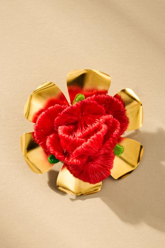 메르세데스 살라자르 로즈 브로치 앤트로폴로지 한국 공식 스토어 유니크한 여성 패션 및 라이프스타일 편집샵 200개이상의 프리미엄 브랜드 여성 의류 액세서리 홈