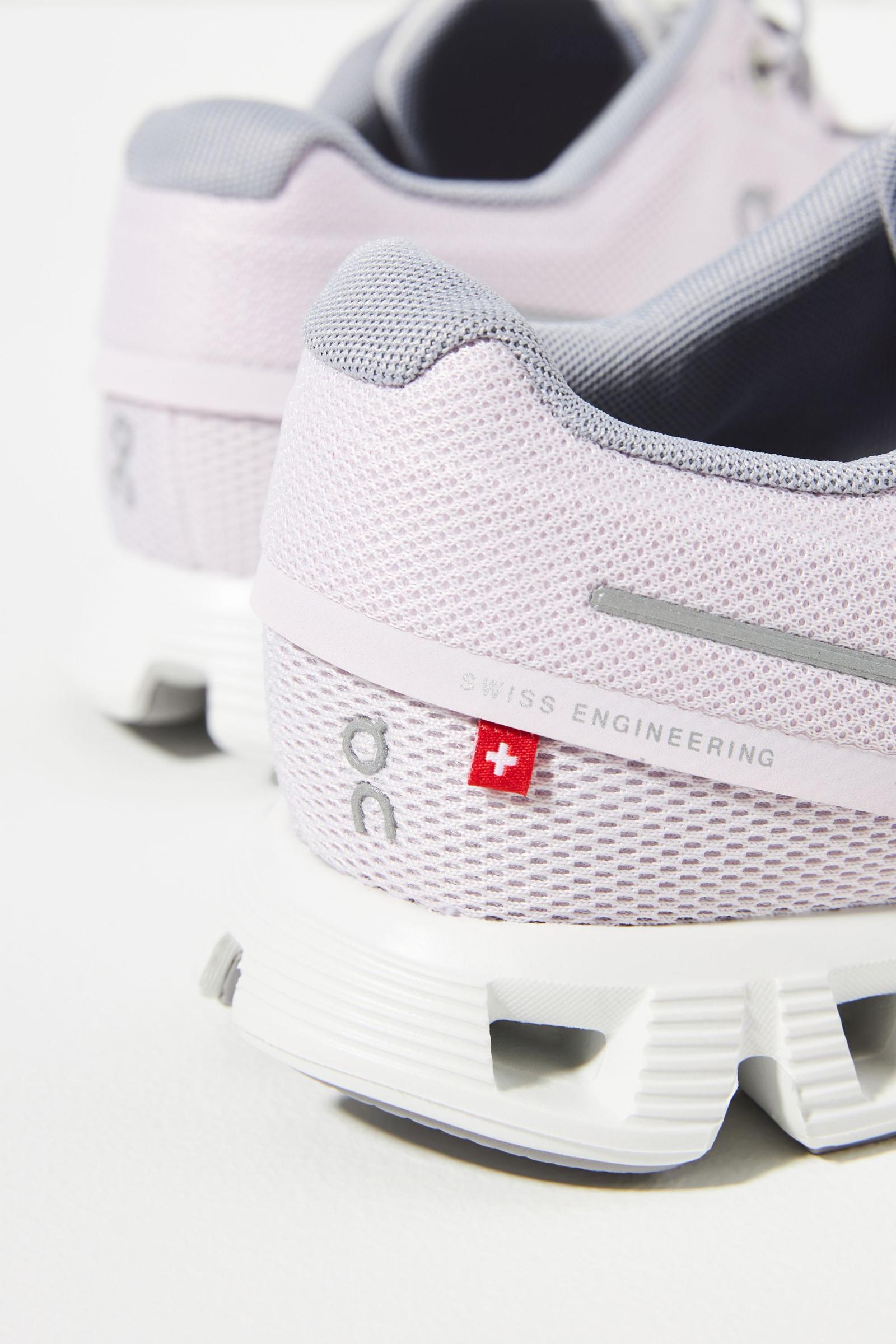 온클라우드 5 스니커즈 앤트로폴로지 한국 공식 스토어 유니크한 여성 패션 및 라이프스타일 편집샵 200개이상의 프리미엄 브랜드 여성 의류 액세서리 홈 인테리어