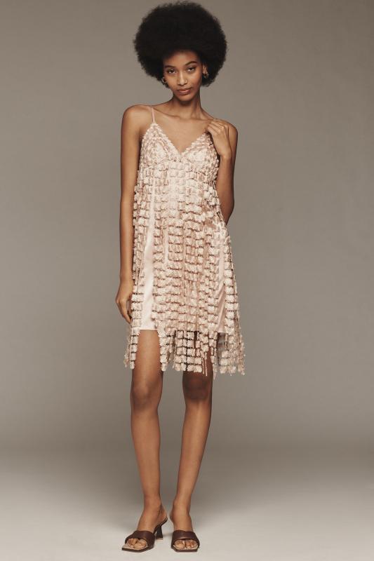 세일러 프린지 미니 슬립 드레스 앤트로폴로지 한국 공식 스토어 유니크한 여성 패션 및 라이프스타일 편집샵 200개이상의 프리미엄 브랜드 여성 의류 액세서리 홈