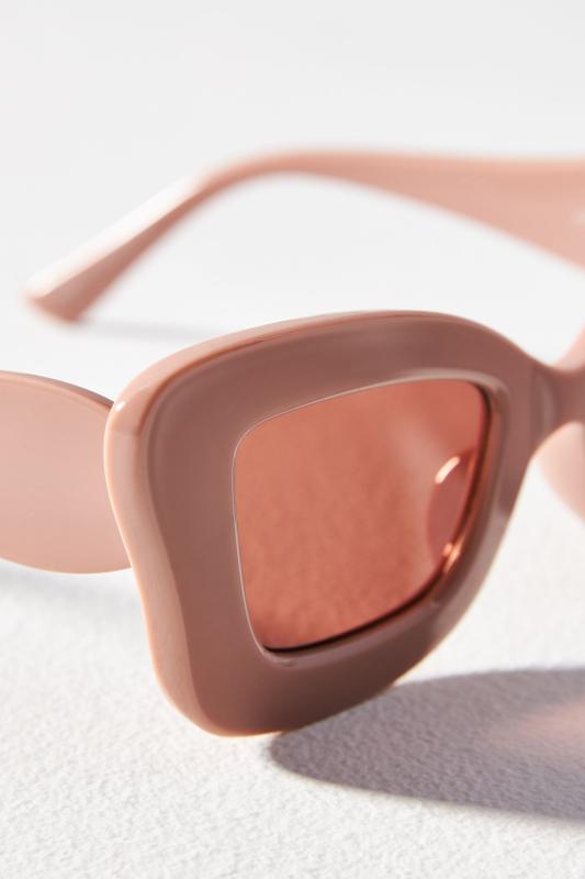 아이킹 버터 캣아이 선글라스 앤트로폴로지 한국 공식 스토어 유니크한 여성 패션 및 라이프스타일 편집샵 200개이상의 프리미엄 브랜드 여성 의류 액세서리 홈