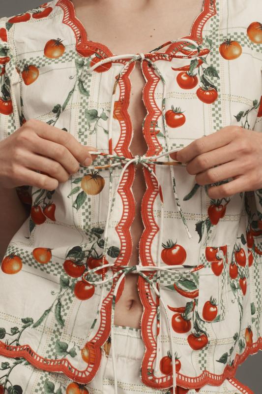 메이브 반팔 타이 프런트 블라우스 앤트로폴로지 한국 공식 스토어 유니크한 여성 패션 및 라이프스타일 편집샵 200개이상의 프리미엄 브랜드 여성 의류 액세서리 홈