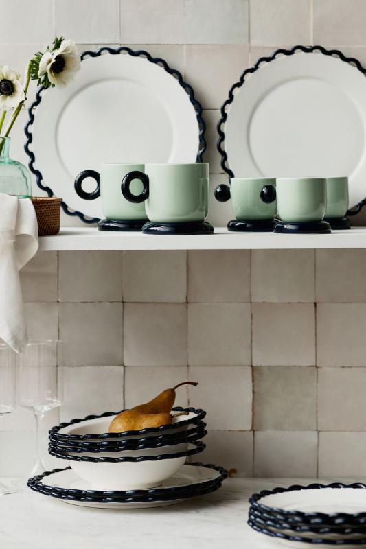 사샤 스톤웨어 사이드 플레이트 앤트로폴로지 한국 공식 스토어 유니크한 여성 패션 및 라이프스타일 편집샵 200개이상의 프리미엄 브랜드 여성 의류 액세서리 홈