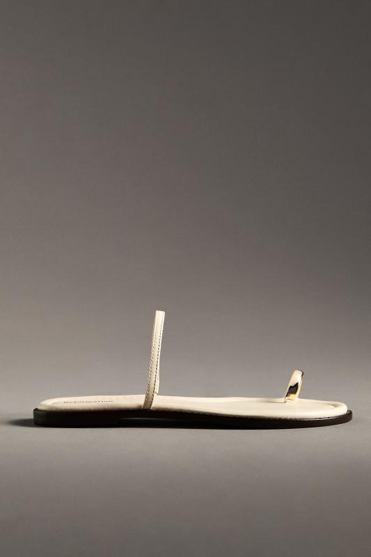 리포메이션 카산드라 플랫 샌들 앤트로폴로지 한국 공식 스토어 유니크한 여성 패션 및 라이프스타일 편집샵 200개이상의 프리미엄 브랜드 여성 의류 액세서리 홈