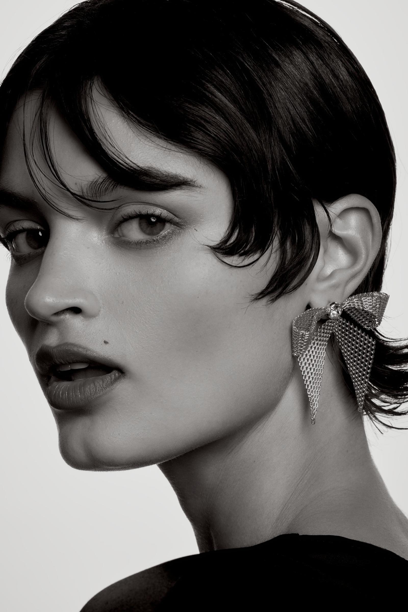 Chainmail Bow Drop Earrings | Anthropologie Japan - Women's Clothing ...