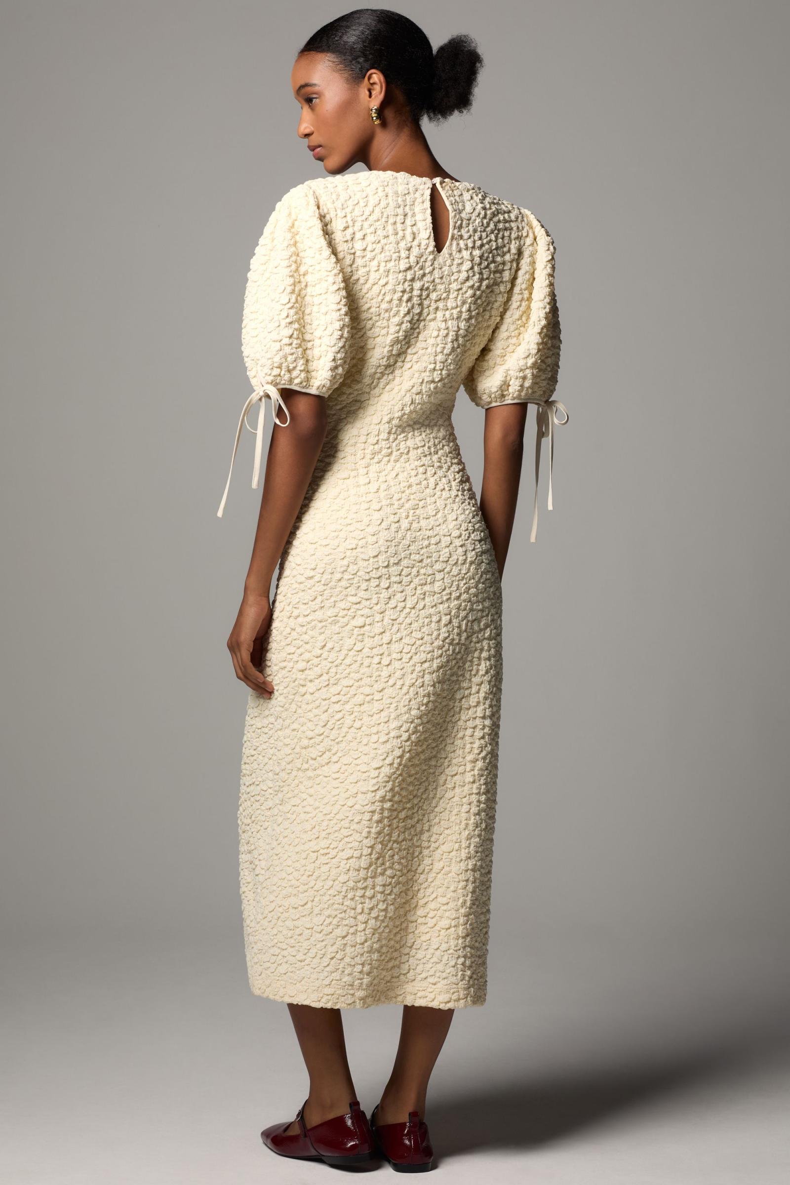 English Factory 반팔 텍스처 미디 드레스 앤트로폴로지 한국 공식 스토어 유니크한 여성 패션 및 라이프스타일 편집샵 200개이상의 프리미엄 브랜드 여성