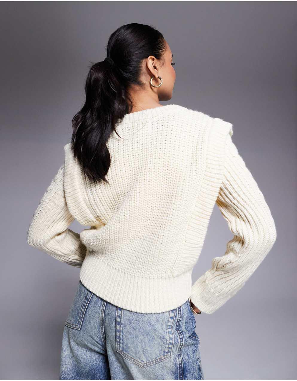 River Island - ケーブル・クロップ・ジャンパー（クリーム をオンライン購入 | ASOS 日本公式サイト | トレンド&ファッションのオンラインストア