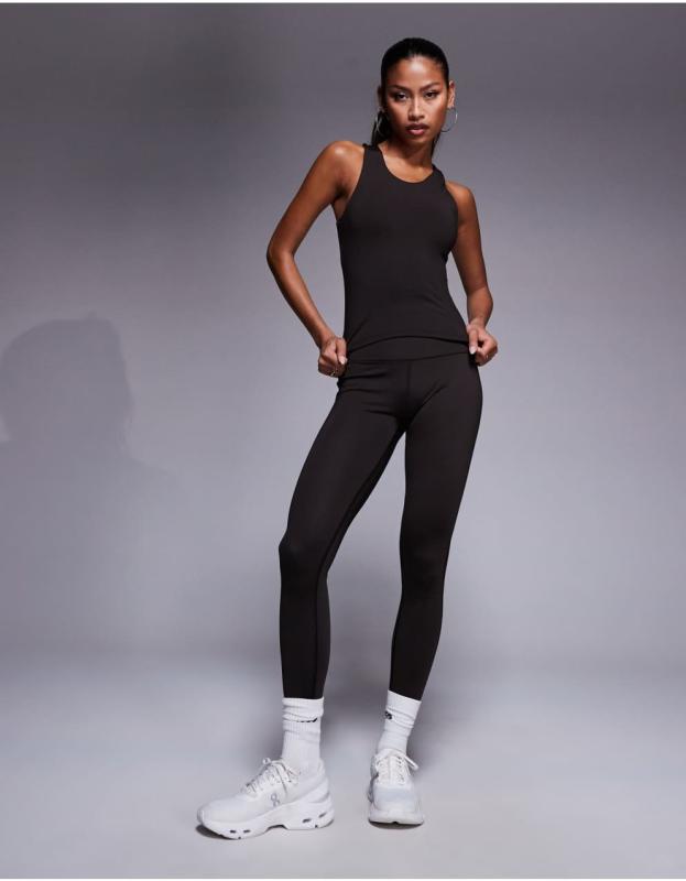 4505 - 4505 アクティブベスト インナーブラと取り外し可能パッド付き(ダークチョコレート) をオンライン購入 | ASOS 日本公式サイト | トレンド&ファッションのオンラインストア