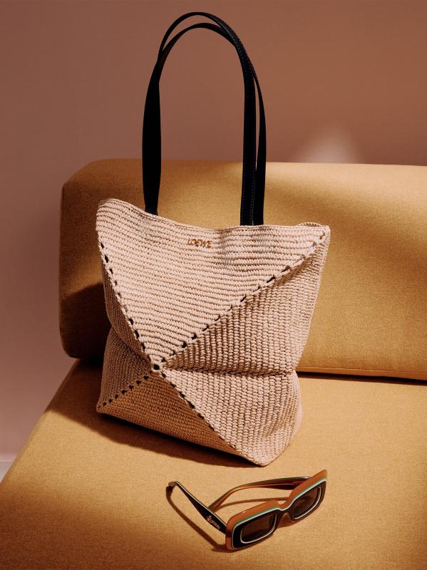 Shop Loewe - LOEWE x Paula's Ibiza 4FA Puzzle Fold Medium Raffia Tote ...