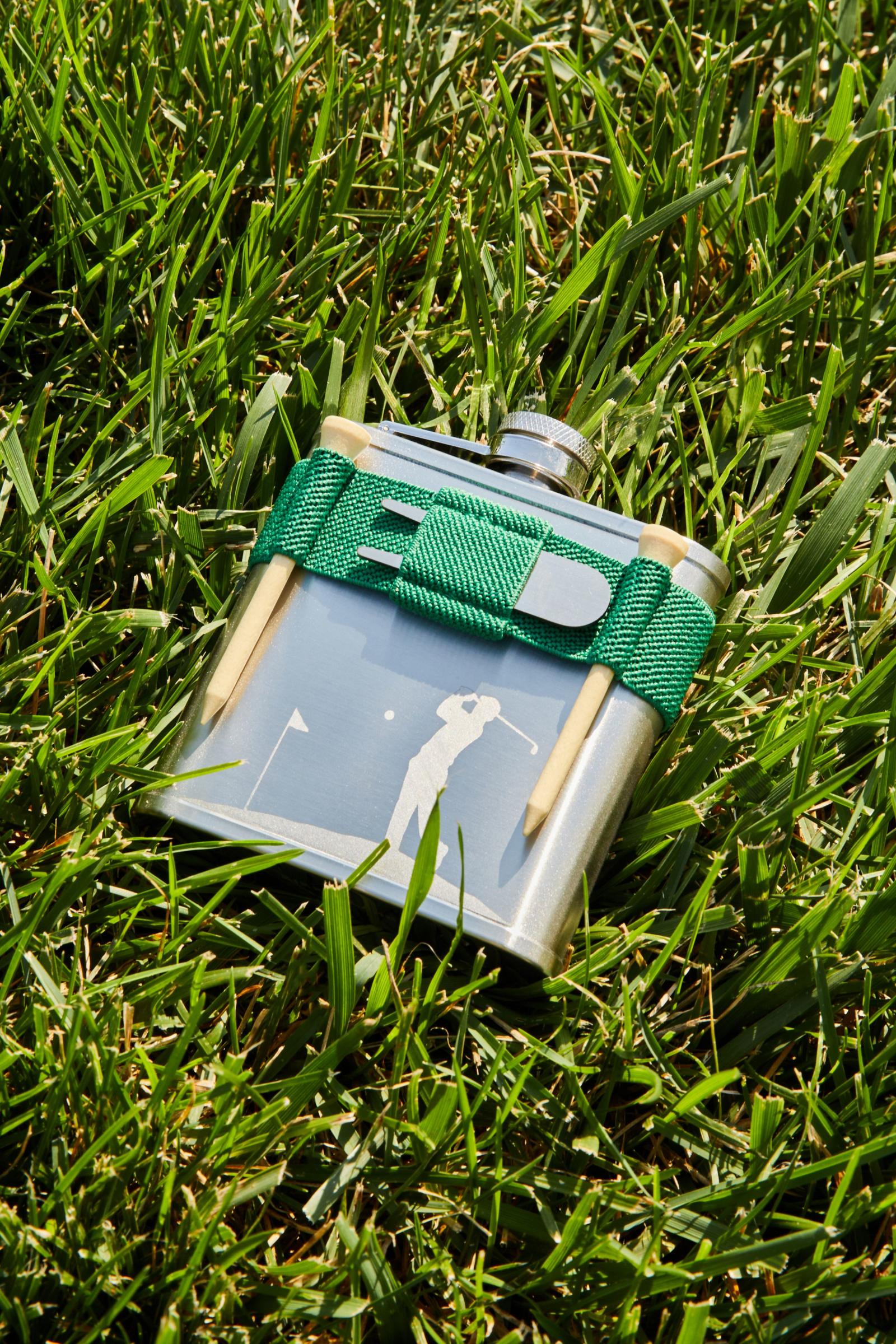 Stainless Steel Golf Flask & Tee Set | Urban Outfitters Japan ...