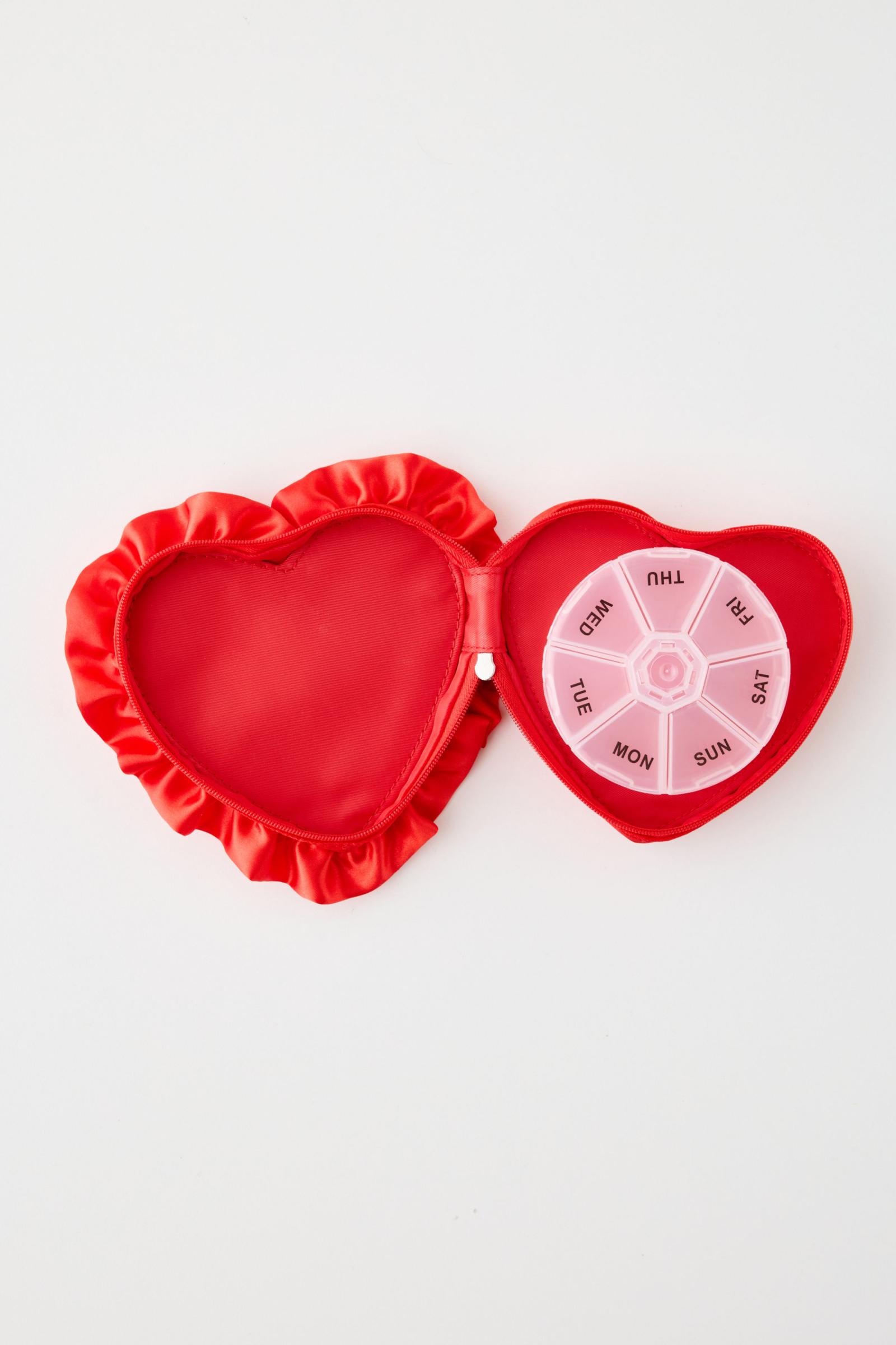 Ruffled Heart Shape Storage Case | Urban Outfitters Japan - Clothing ...