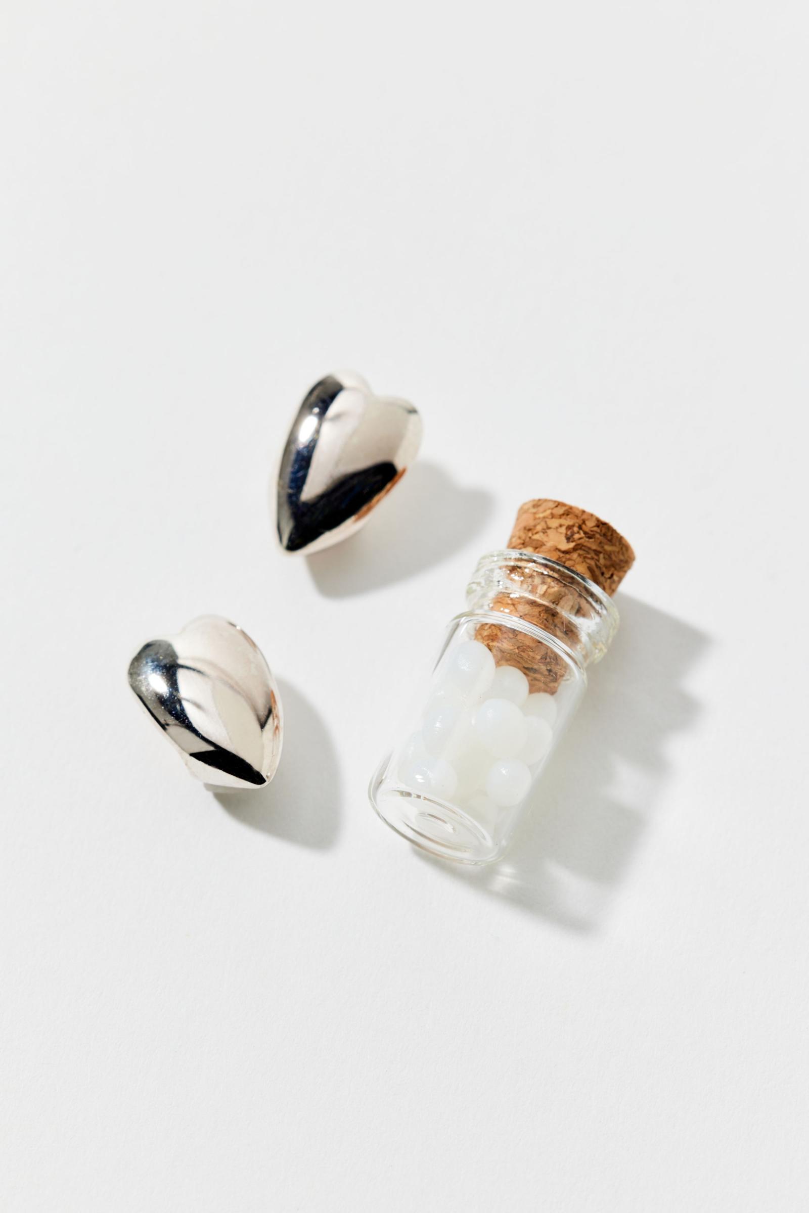 Stonehart Jewelry Classic Silver Fang Set | Urban Outfitters Singapore ...