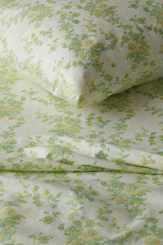 Vivian Toile Floral Sheet Set | Urban Outfitters Australia - Clothing ...
