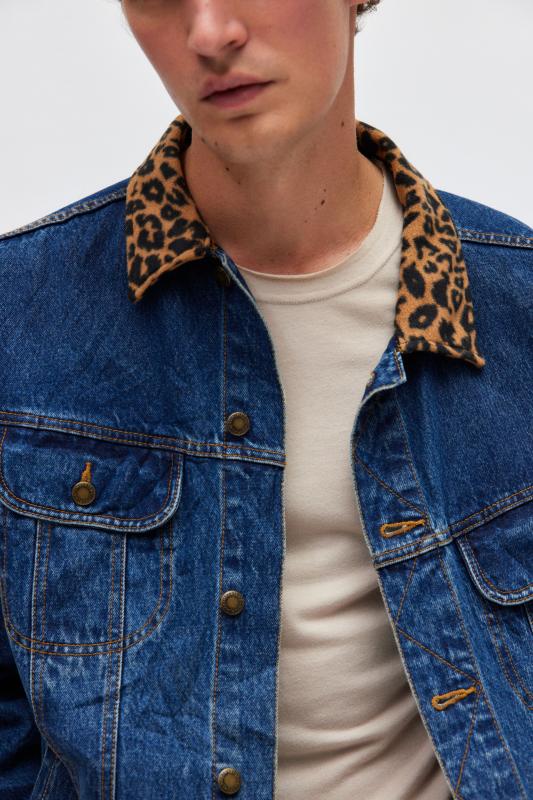 Urban Renewal Remade Leopard Collar Denim Jacket | Urban Outfitters ...