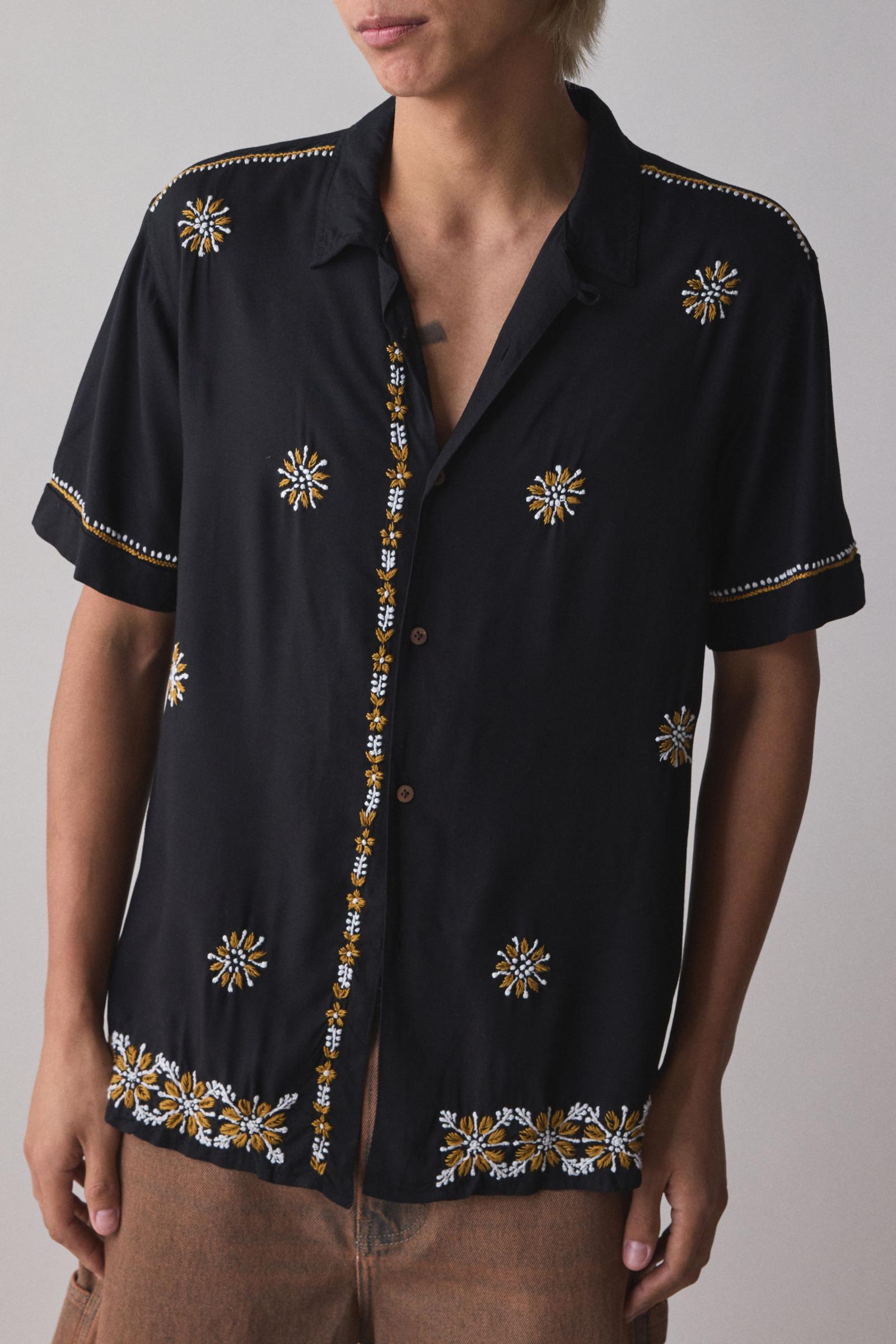 Raga Man Atharv Short Sleeve Shirt | Urban Outfitters Korea - Clothing ...