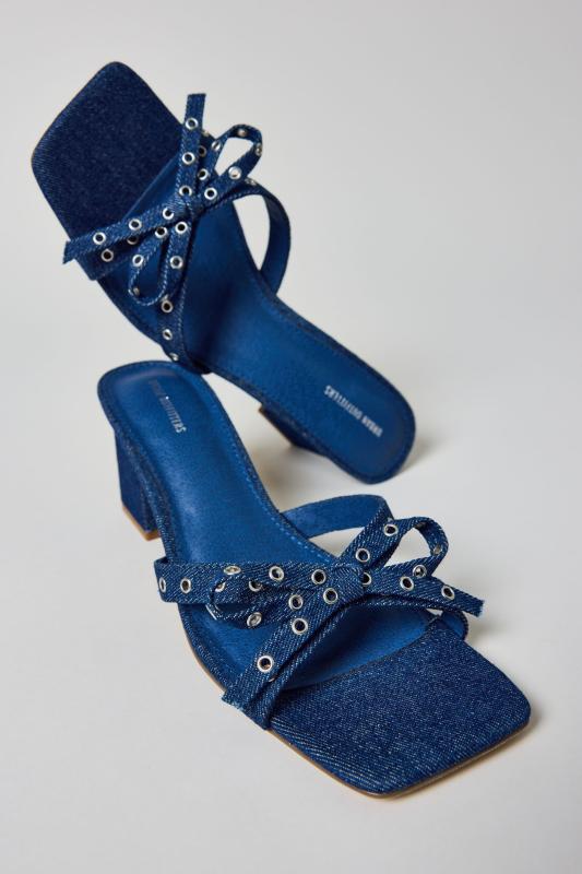 UO Charlie Rivet Bow Block Heel Sandal | Urban Outfitters Japan ...
