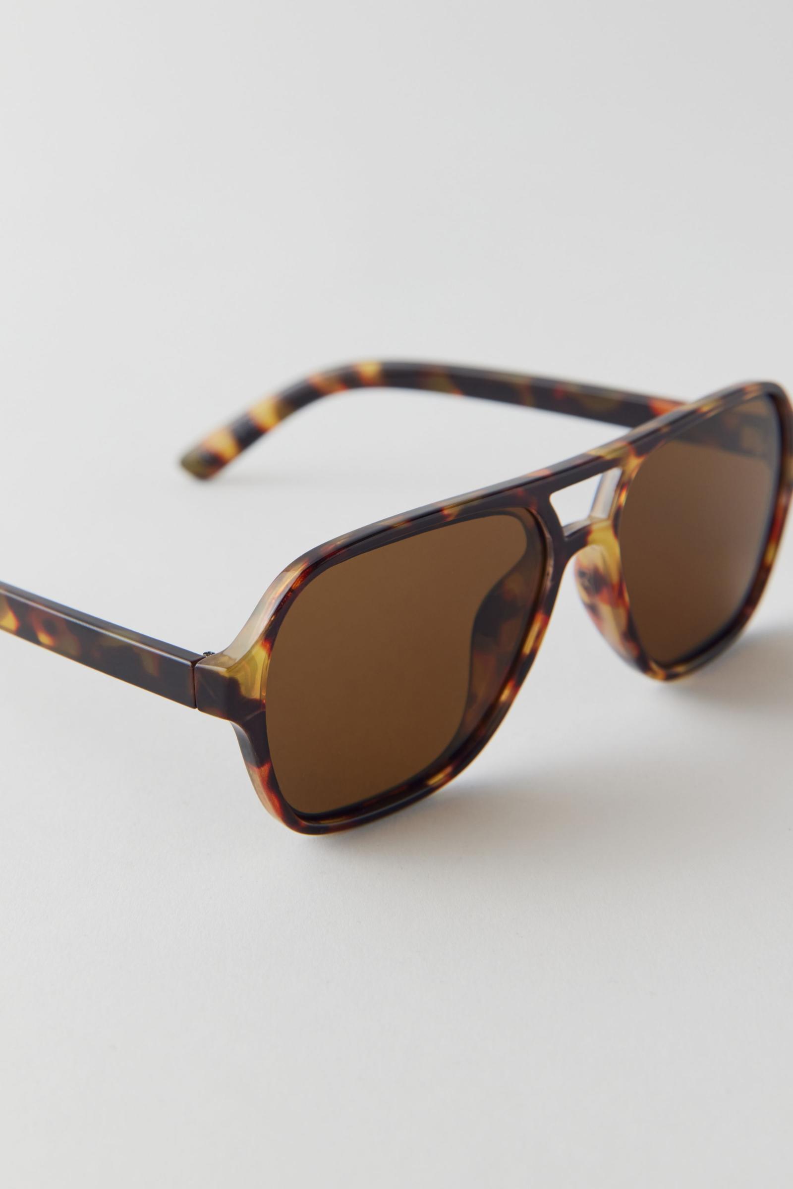 UO Essential Aviator Sunglasses | Urban Outfitters Japan - Clothing ...