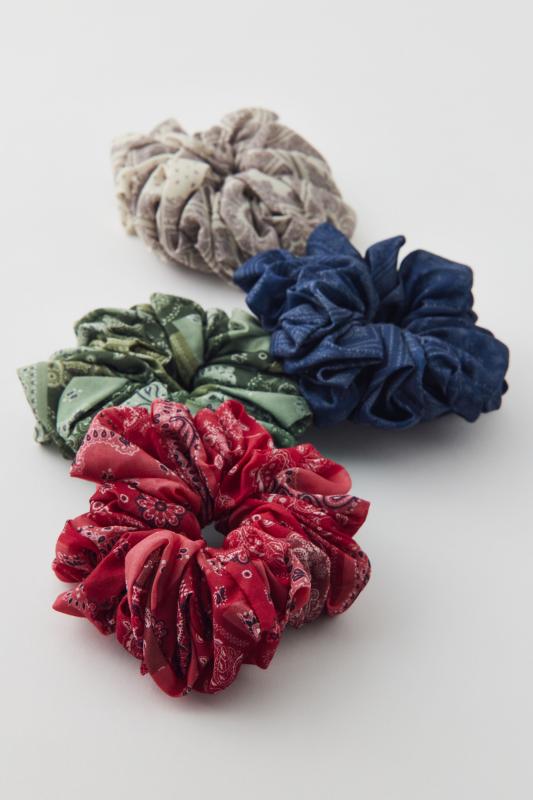 반다나 스크런치 어반 아웃피터스 한국 공식 스토어 라이프스타일 편집샵 여성 의류 남성 의류 홈 라이프 스타일 음반 및 사진용품