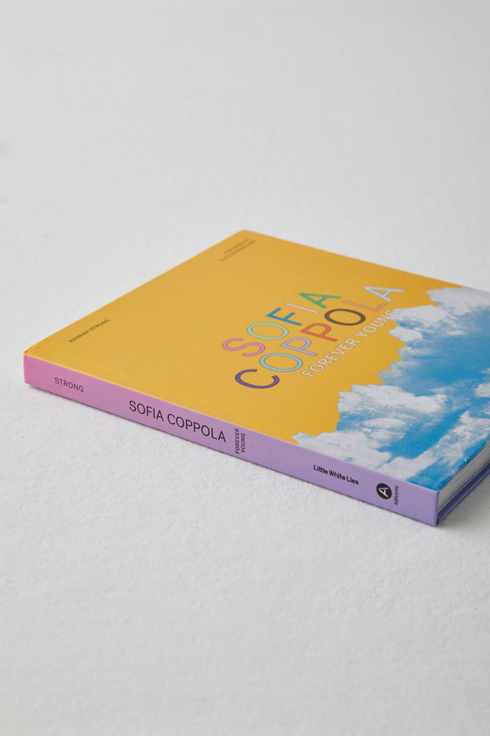 Sofia Coppola: Forever Young Por Hannah Strong | Urban Outfitters México - Ropa, música, hogar y ...