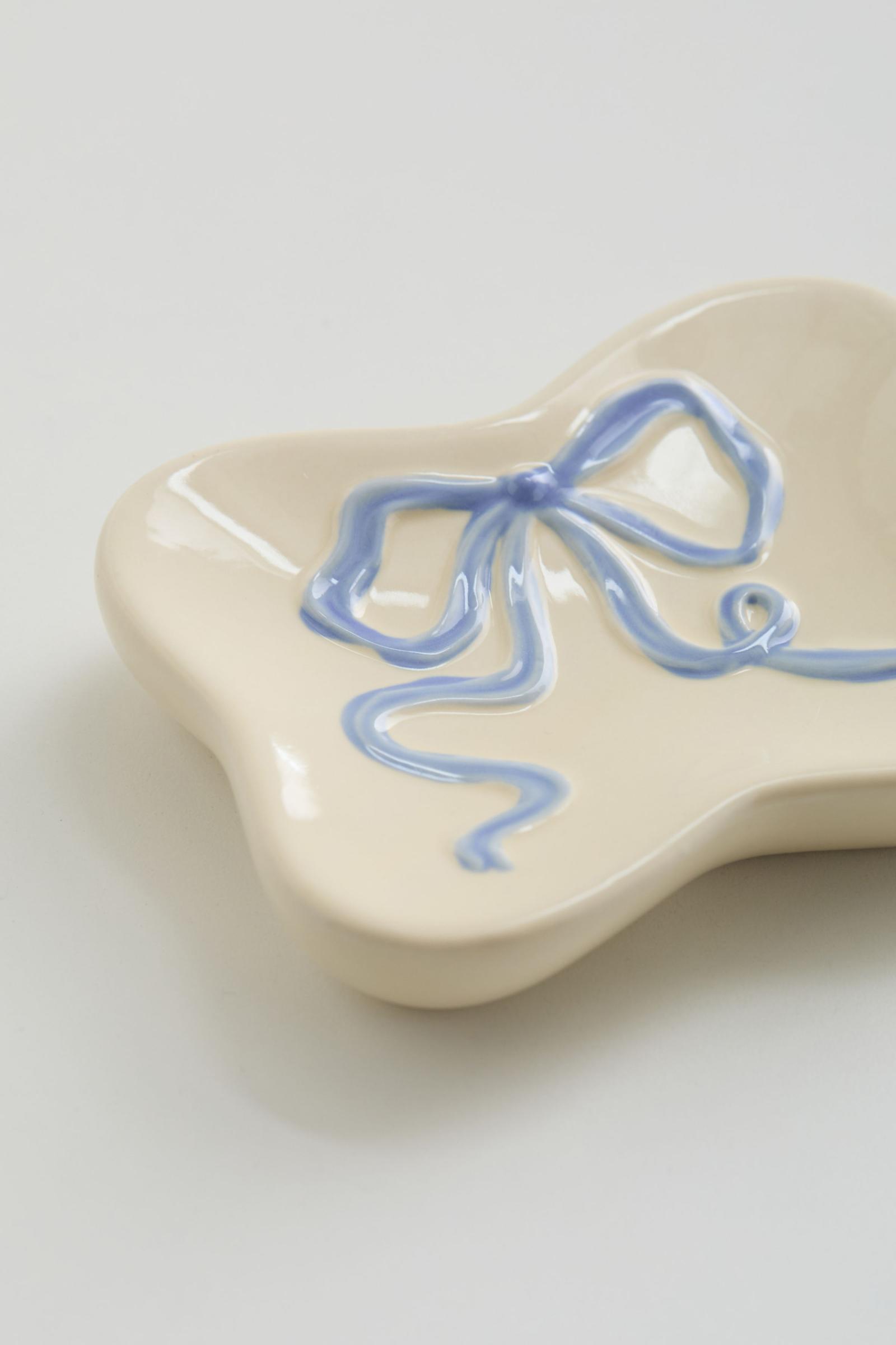 Bow Soap Dish | Urban Outfitters Australia - Clothing, Music, Home ...