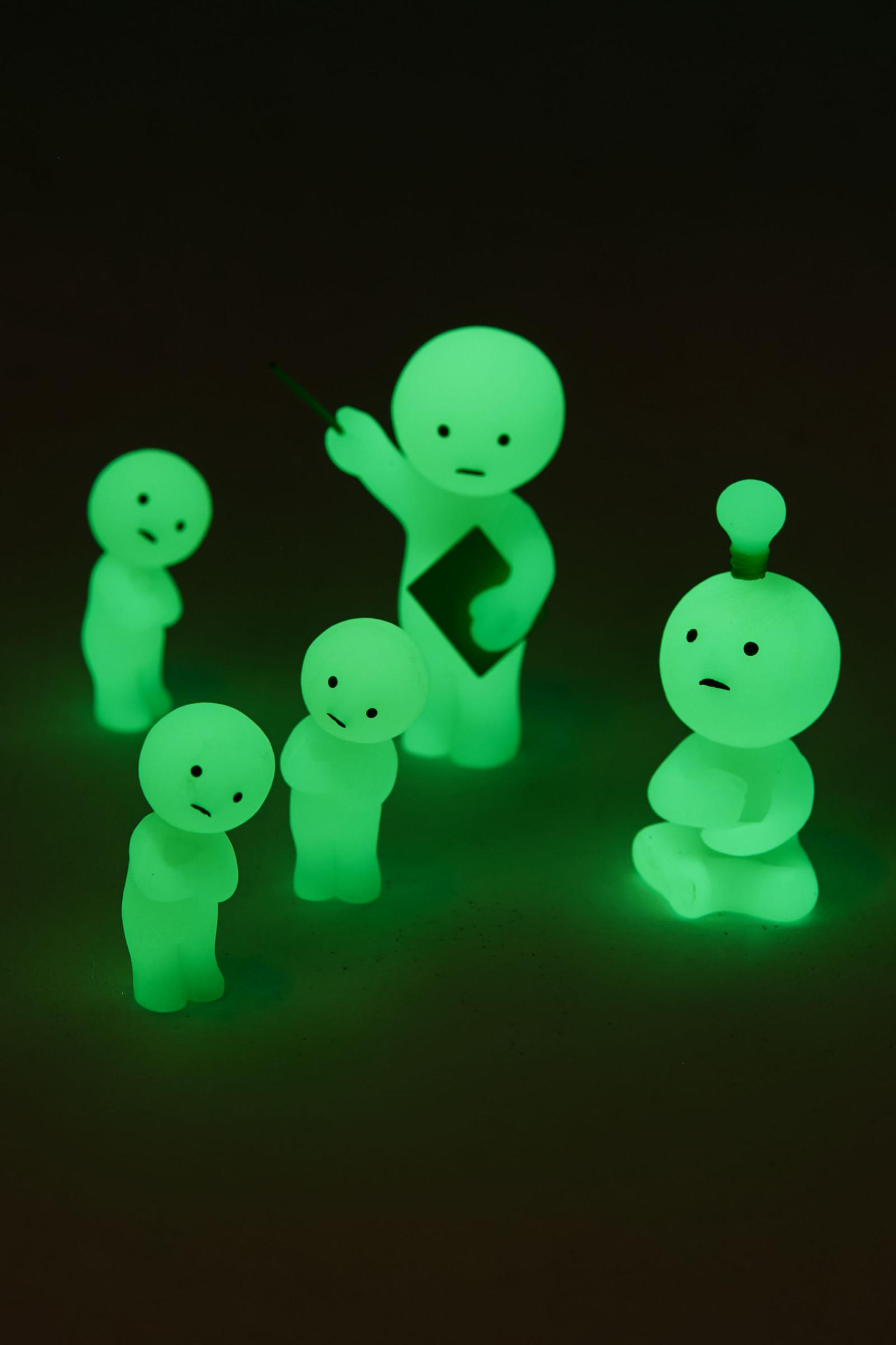 Smiski® Glow-In-The-Dark Blind Box Figure | Urban Outfitters Mexico ...