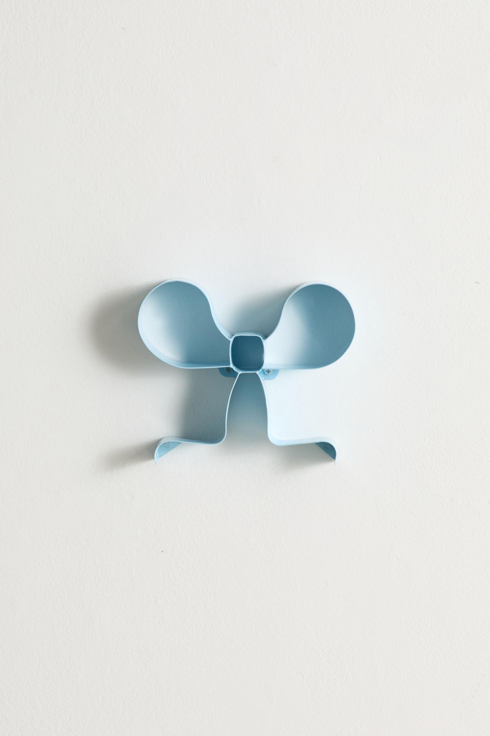 Small Bow Shaped Wall Shelf | Urban Outfitters Mexico - Clothing, Music ...