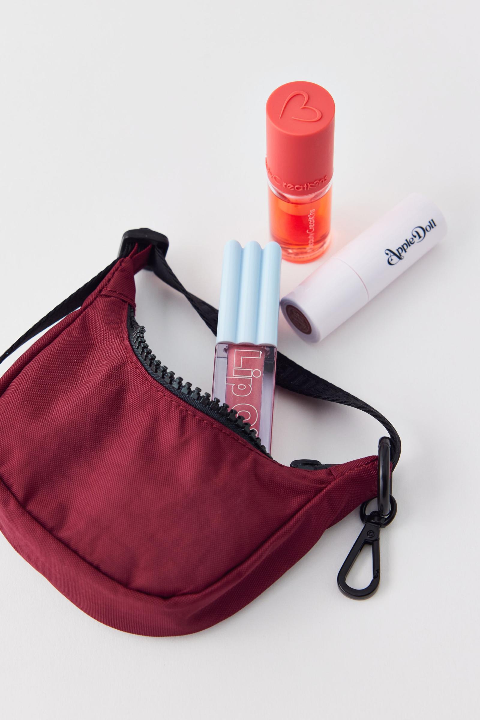 BAGGU Crescent Bag Charm | Urban Outfitters Japan - Clothing, Music ...