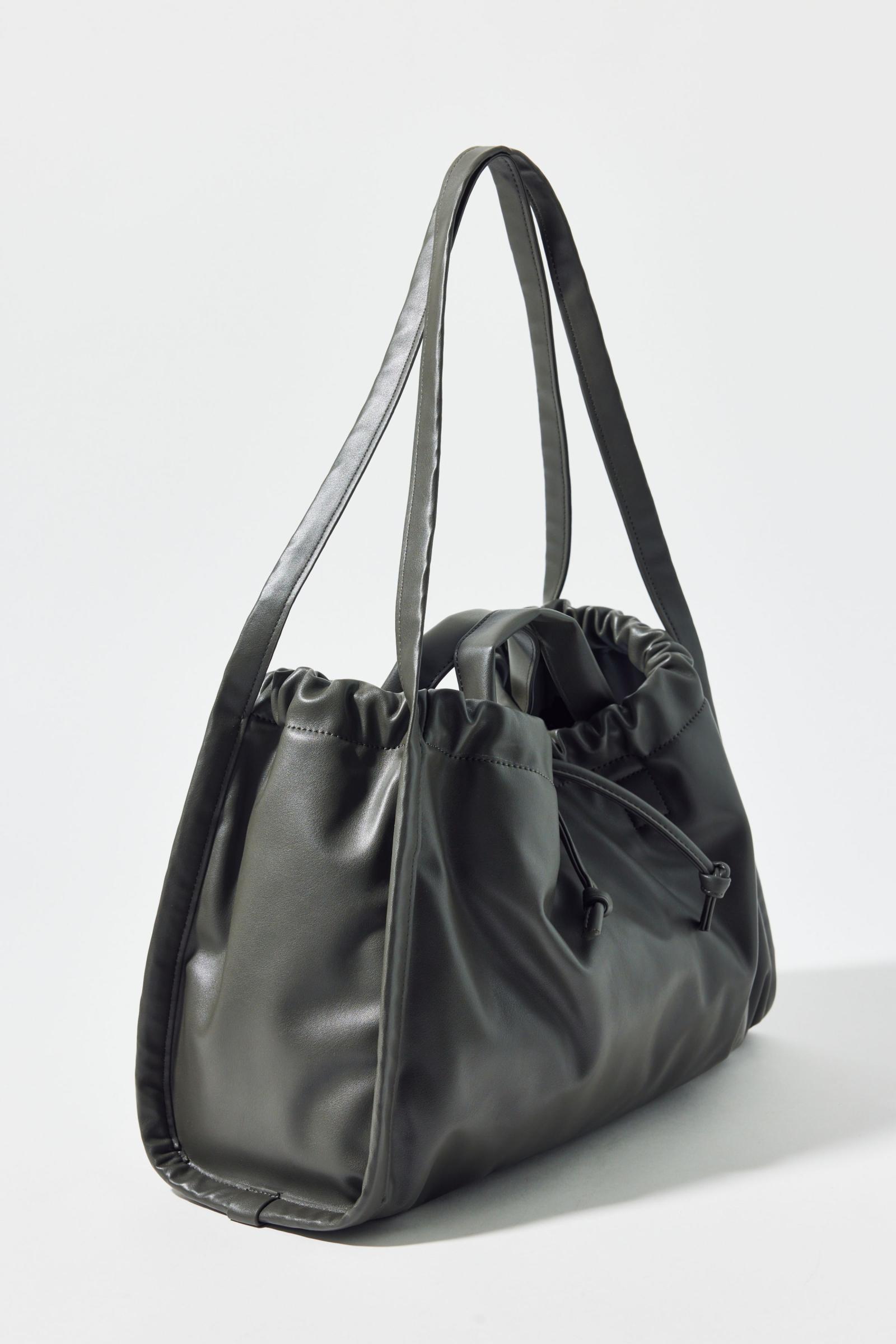 HVISK Sage Medium Soft Structure Bag | Urban Outfitters Mexico ...