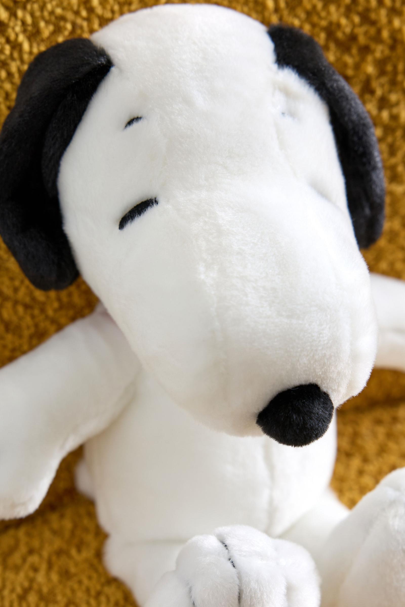 Peanuts Snoopy Mini Plushie | Urban Outfitters Korea - Clothing, Music ...