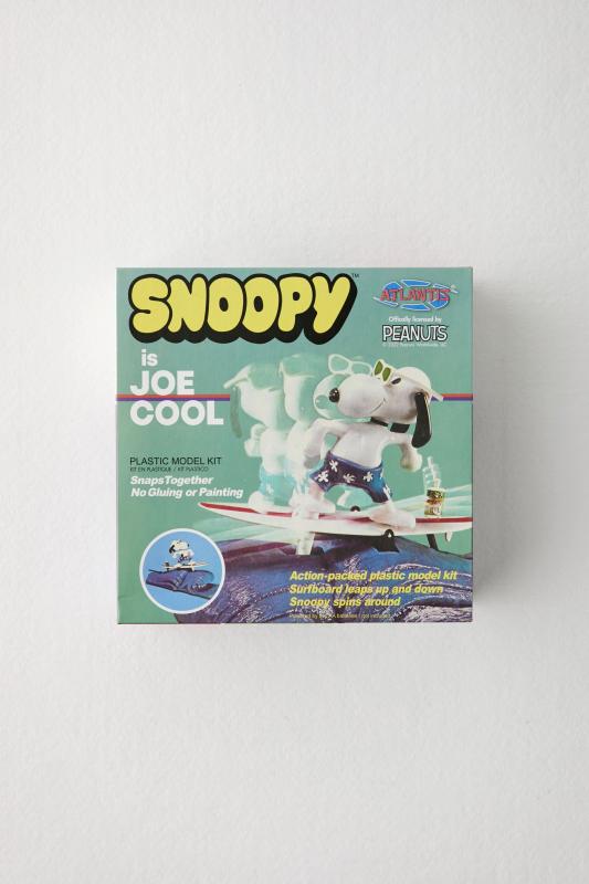 Peanuts Snoopy Is JOE COOL Motorized Plastic Model Kit | Urban ...