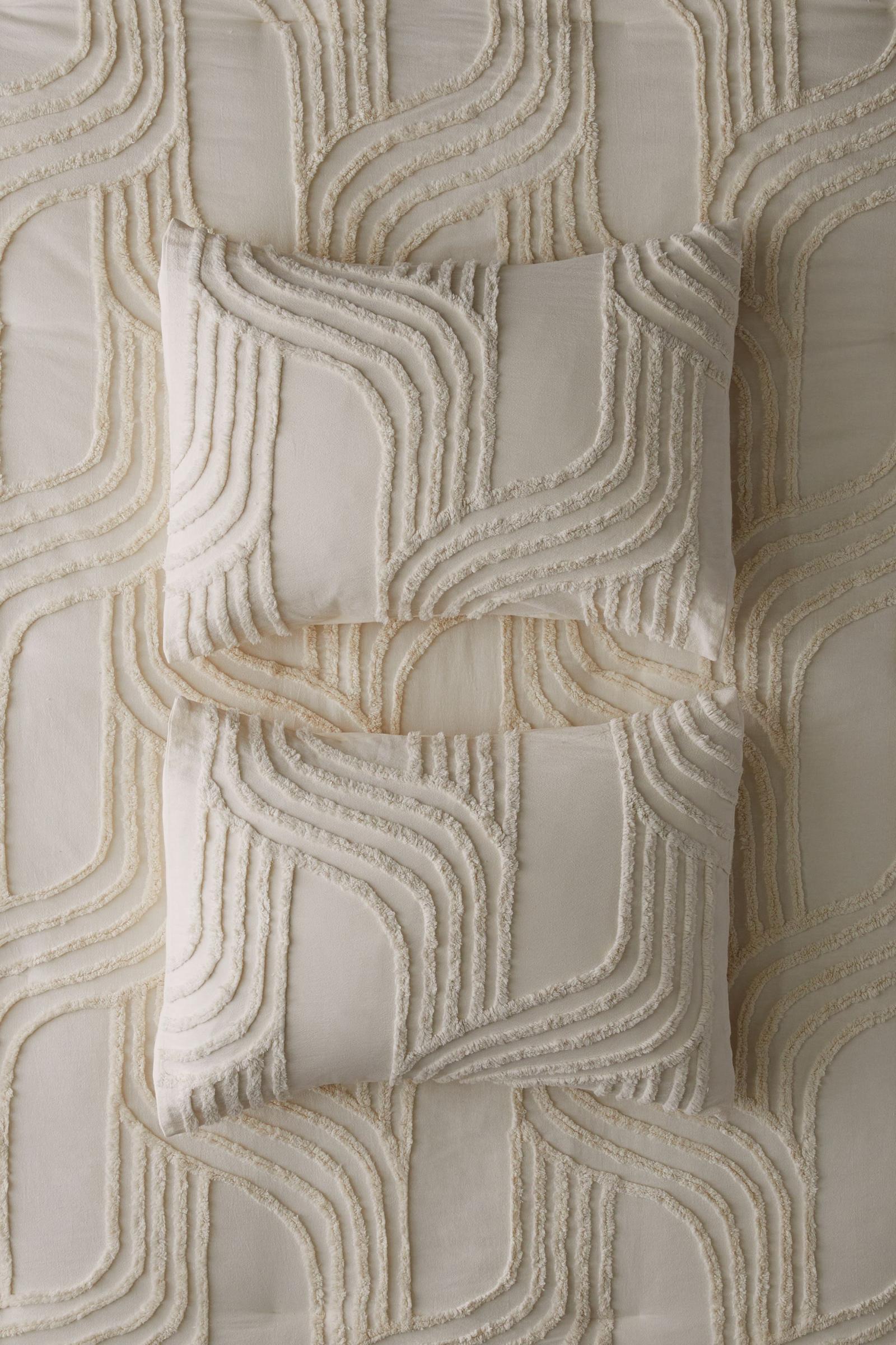 Swirling Lines Tufted Sham Set | Urban Outfitters Korea - Clothing ...